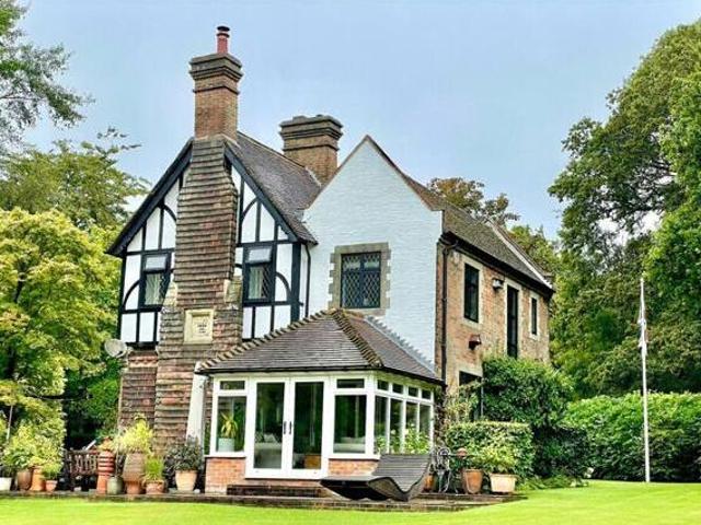 3 Bedroom Detached House For Sale In Heathfield, East Sussex