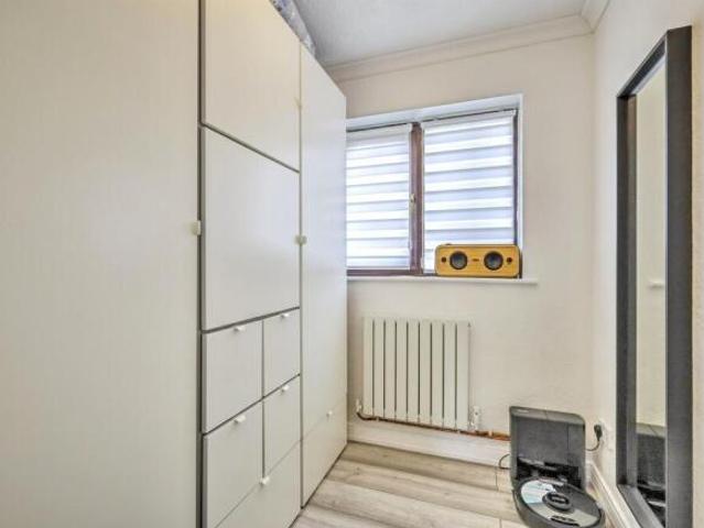 3 bedroom detached house for sale in Hedgeway, Northampton, NN4