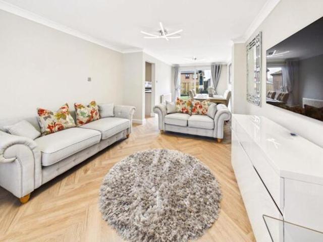 3 bedroom detached house for sale in Hendrefoilan Road, Killay, SA2