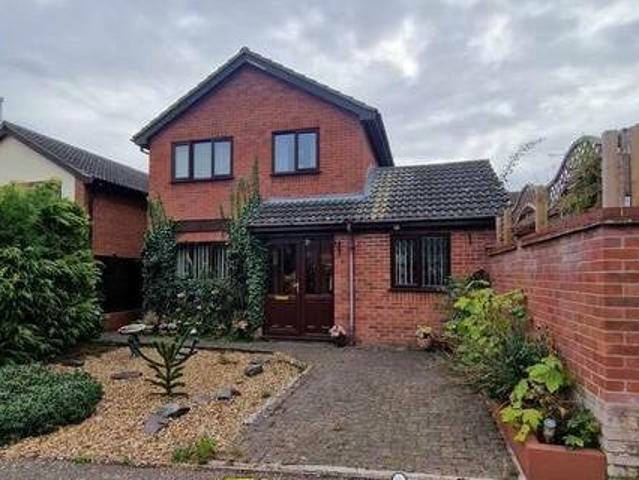 3 bedroom detached house for sale in Henry Ward Road Harleston IP20