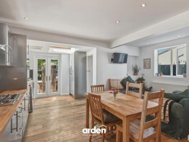 3 bedroom detached house for sale in Henwick Road, Worcester, WR2