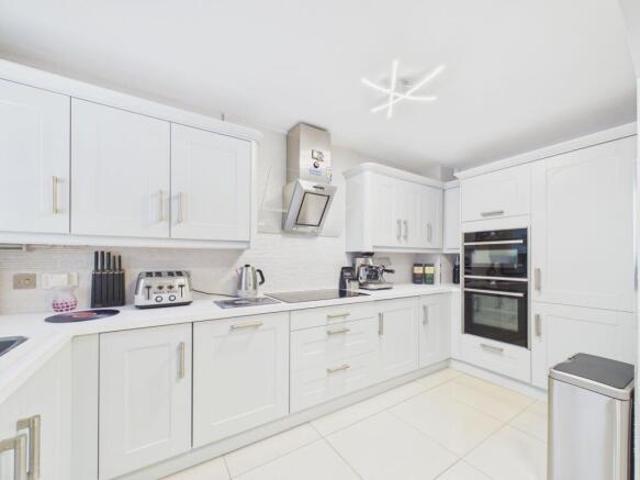 3 bedroom detached house for sale in Heol Gwanwyn, Llansamlet, SA7