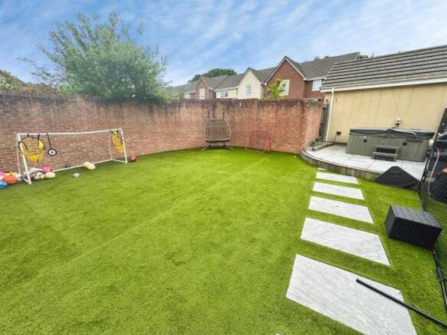3 bedroom detached house for sale in Heol Pentre Bach, Gorseinon, Swansea, SA4