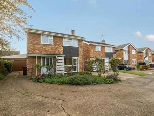 3 Bedroom Detached House For Sale In Hitchin
