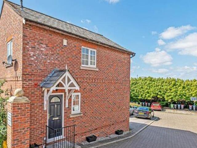 3 Bedroom Detached House For Sale In High Street