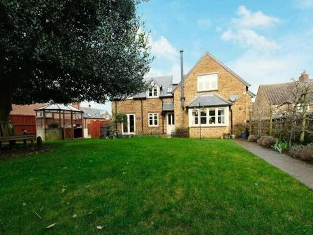 3 Bedroom Detached House For Sale In High Street