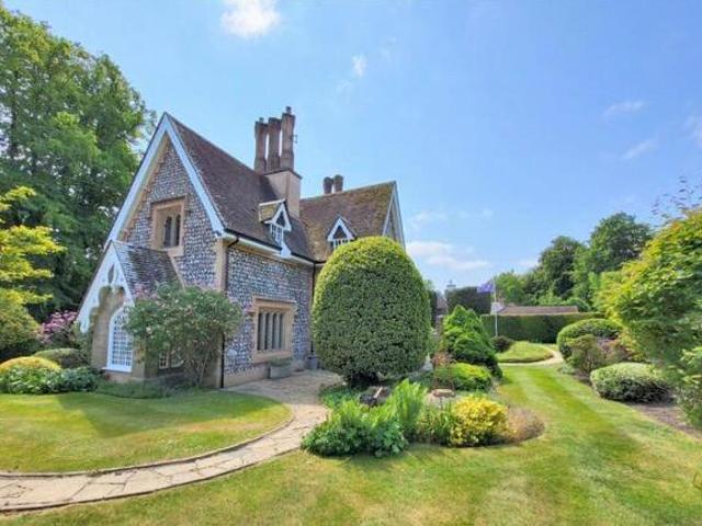 3 Bedroom Detached House For Sale In High Street