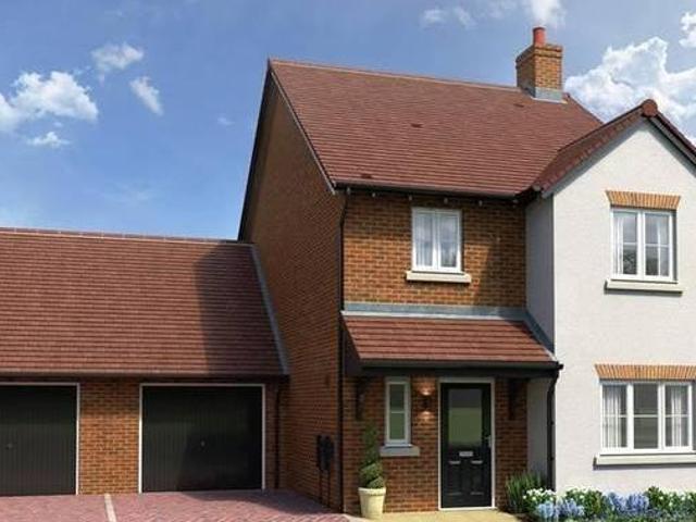 3 bedroom detached house for sale in High Street Arlesey SG15 SG15