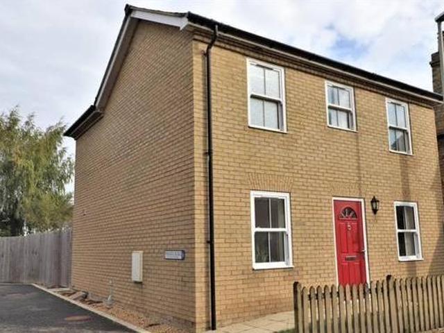 3 bedroom detached house for sale in High Street Earith PE28