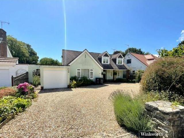 3 Bedroom Detached House For Sale In Highcliffe, Christchurch