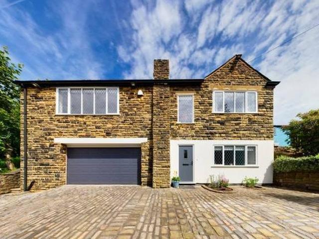 3 bedroom detached house for sale in Hill End Road Delph Saddleworth OL3