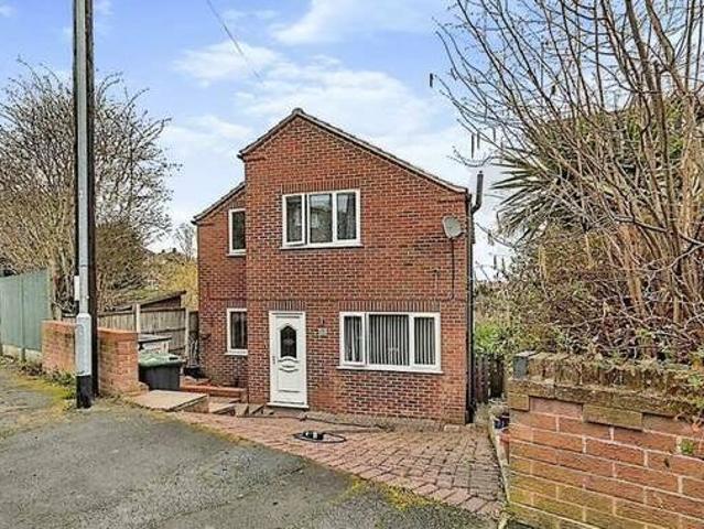 3 bedroom detached house for sale in Hillview Road Carlton Nottingham NG4