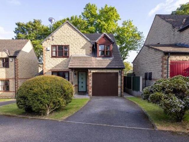 3 Bedroom Detached House For Sale In Huddersfield, West Yorkshire