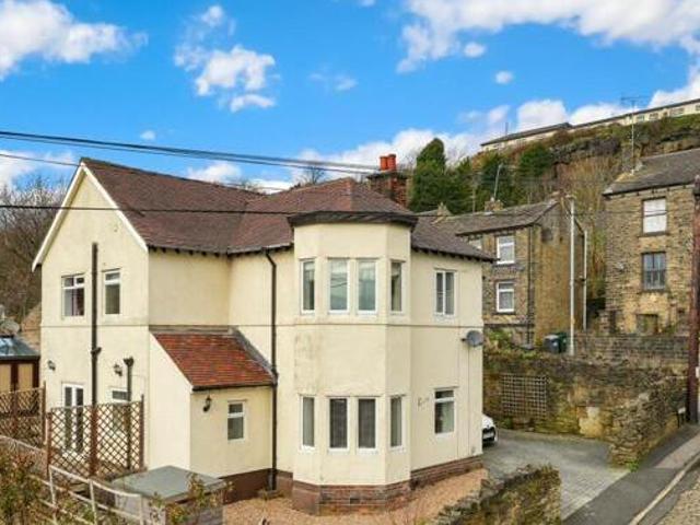 3 Bedroom Detached House For Sale In Huddersfield