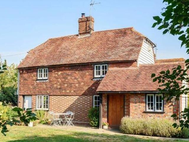 3 Bedroom Detached House For Sale In Hunton