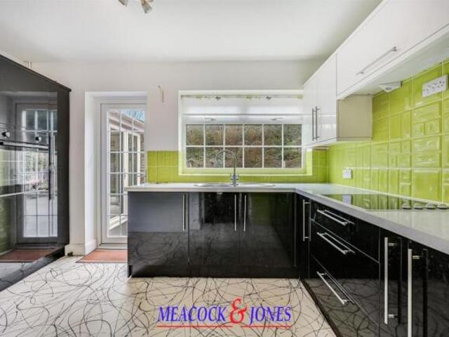 3 bedroom detached house for sale in Hunter Avenue, Shenfield, Brentwood, CM15