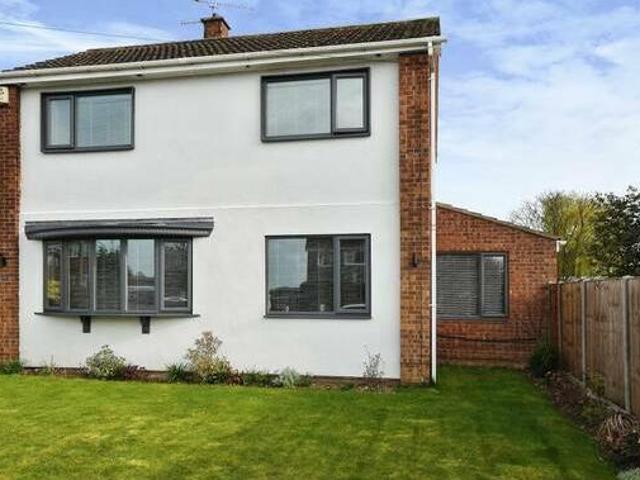 3 bedroom detached house for sale in Inns Close North Hykeham LN6