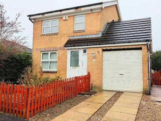 3 Bedroom Detached House For Sale In Illingworth, Halifax