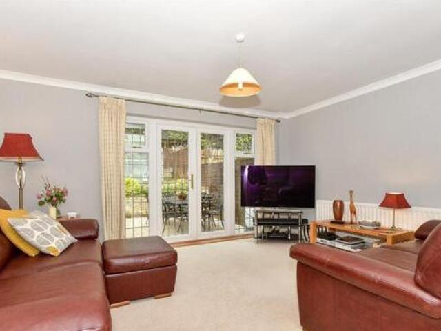 3 Bedroom Detached House For Sale In Istead Rise