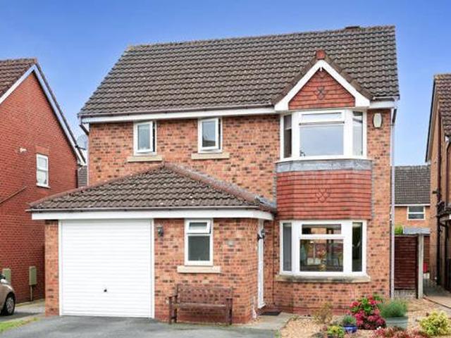 3 bedroom detached house for sale in Jeffrey Hill Close Grimsargh Preston PR2