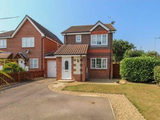 3 bedroom detached house for sale in Judges Gardens Norwich NR8
