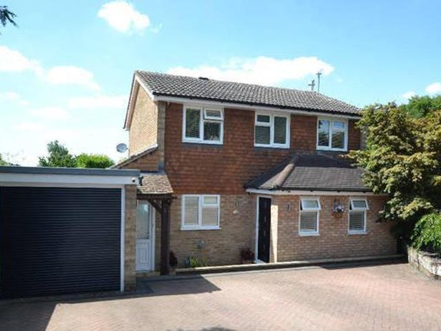 3 bedroom detached house for sale in Oak Tree Road Bordon Hampshire GU35