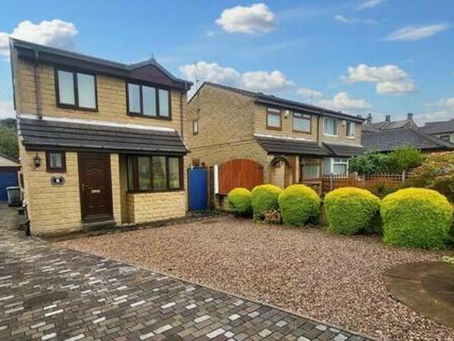 3 Bedroom Detached House For Sale In Oakenshaw