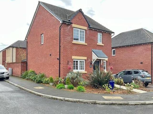 3 Bedroom Detached House For Sale In Oakfield, Cwmbran
