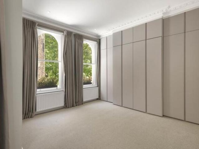 3 bedroom detached house for sale in Oakley Gardens London SW3