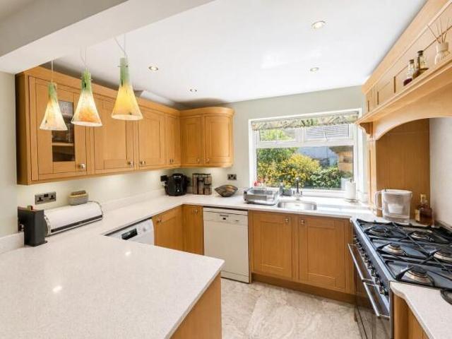 3 bedroom detached house for sale in Oakleigh Road, Clayton, Bradford, BD14
