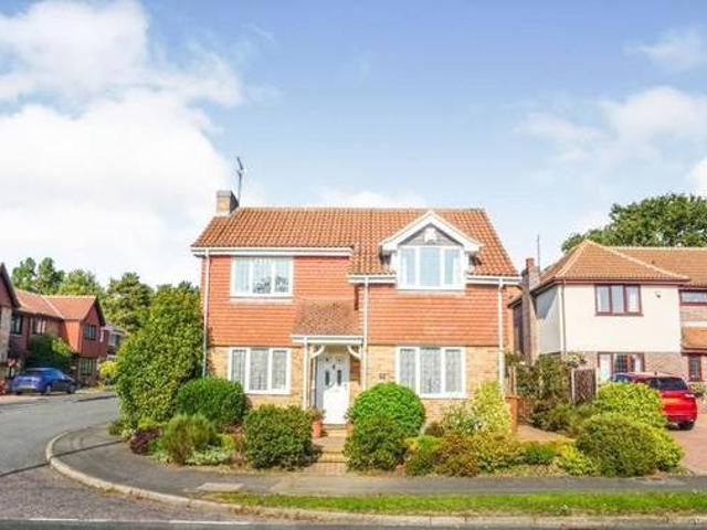 3 bedroom detached house for sale in Oakwood Drive Derby DE21 DE21