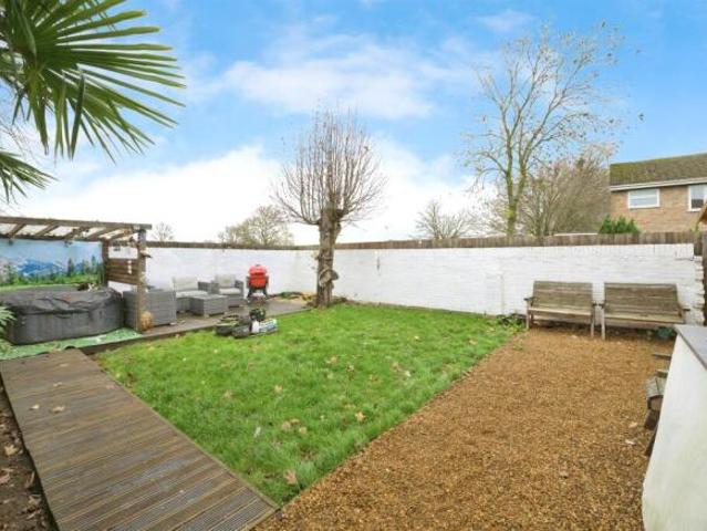 3 bedroom detached house for sale in Obelisk Rise, Northampton, NN2