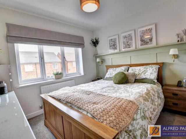 3 bedroom detached house for sale in Ocean Park Road, Seaburn, SR6