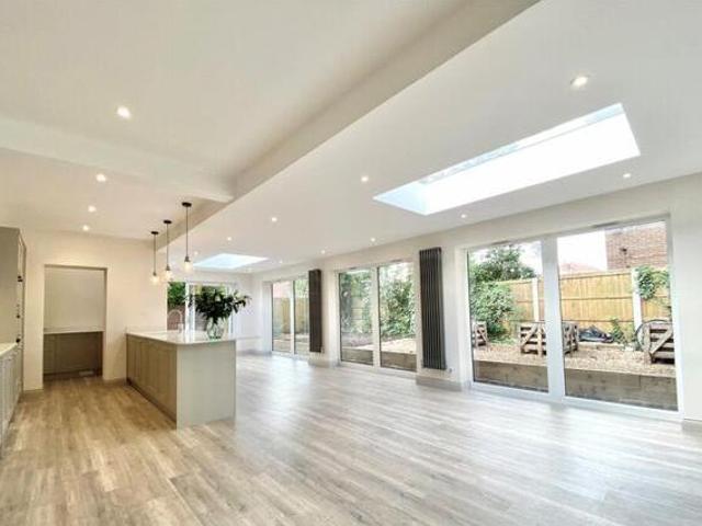 3 Bedroom Detached House For Sale In Offerton, Stockport