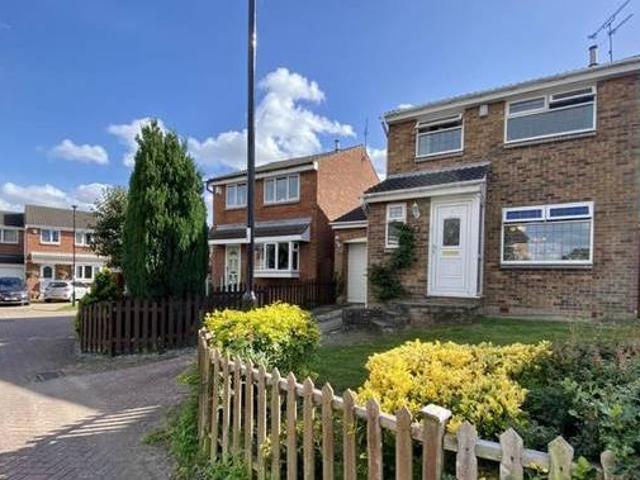 3 bedroom detached house for sale in Oldale Court Woodhouse Sheffield S13 7NB S13