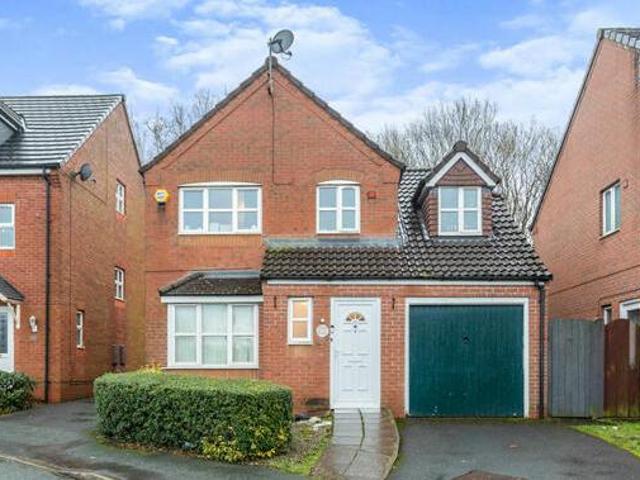 3 Bedroom Detached House For Sale In Oldham, Greater Manchester
