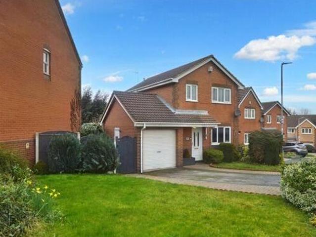 3 Bedroom Detached House For Sale In Oulton, Leeds