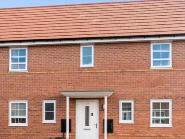 3 Bedroom Detached House For Sale In Overstone, Northampton