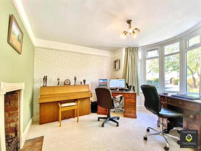 3 bedroom detached house for sale in Oxstalls Lane, Longlevens, GL2