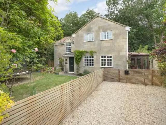 3 bedroom detached house for sale in Loves Lane, Wingfield, BA14
