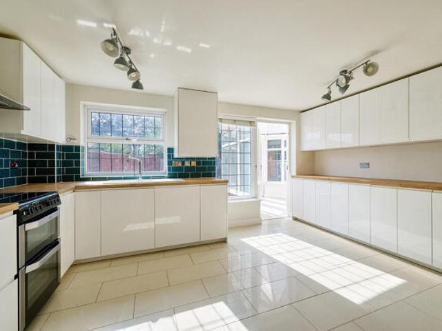 3 bedroom detached house for sale in Lower Earley, Reading, RG6