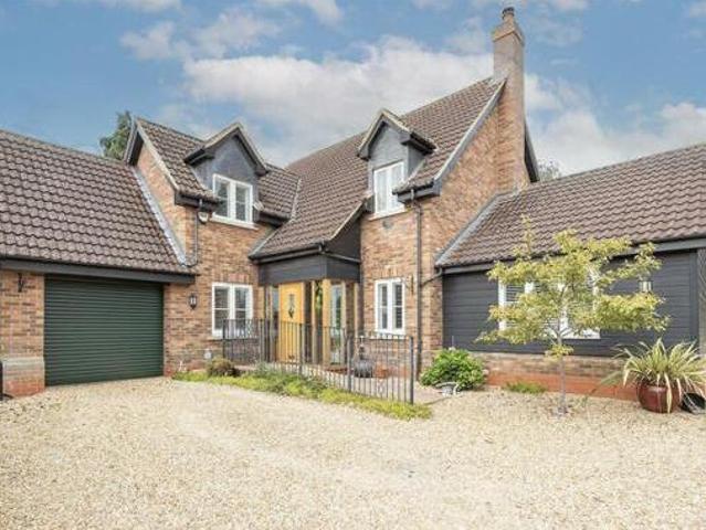 3 Bedroom Detached House For Sale In Lower Stondon