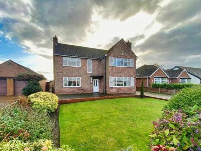 3 Bedroom Detached House For Sale In Lowton