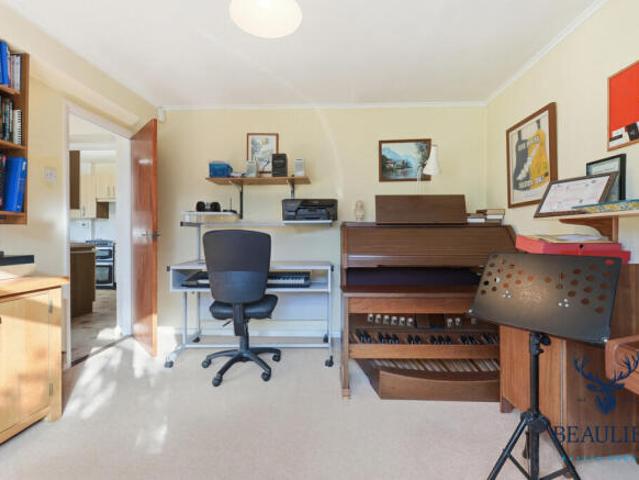 3 bedroom detached house for sale in Longmead Avenue, Chelmsford, CM2 7, CM2