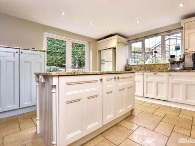3 bedroom detached house for sale in London Road, Appleton WA4