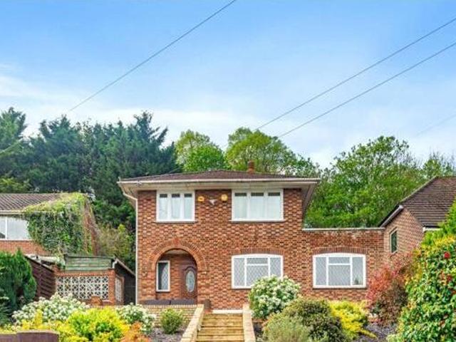 3 Bedroom Detached House For Sale In London