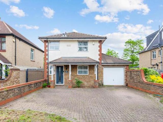 3 Bedroom Detached House For Sale In London