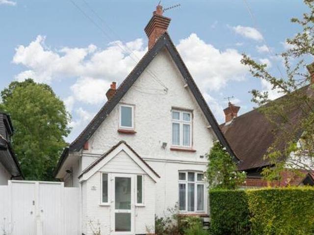 3 Bedroom Detached House For Sale In London