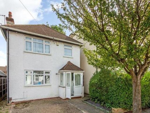 3 Bedroom Detached House For Sale In London