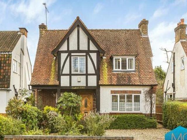 3 Bedroom Detached House For Sale In London